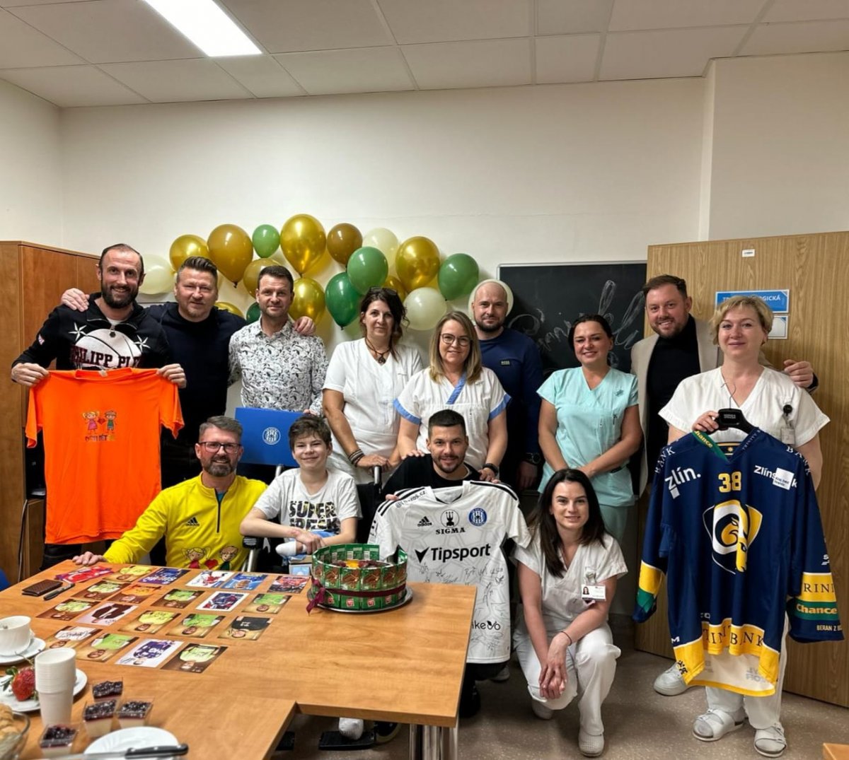 Honza Navrátil rozdával radost ve Fakultní nemocnici Olomouc | SK Sigma Olomouc