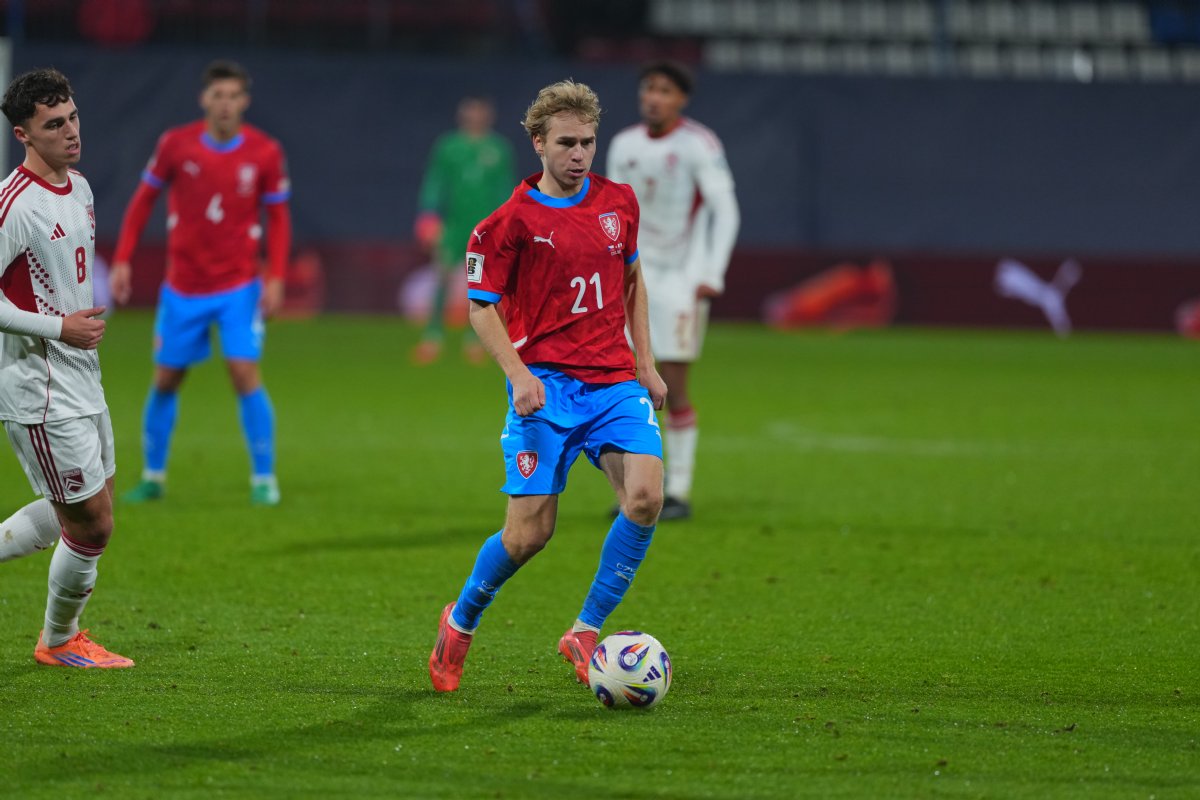 Czech national team for the 16th time at Andrův Stadium! Beran in the ...